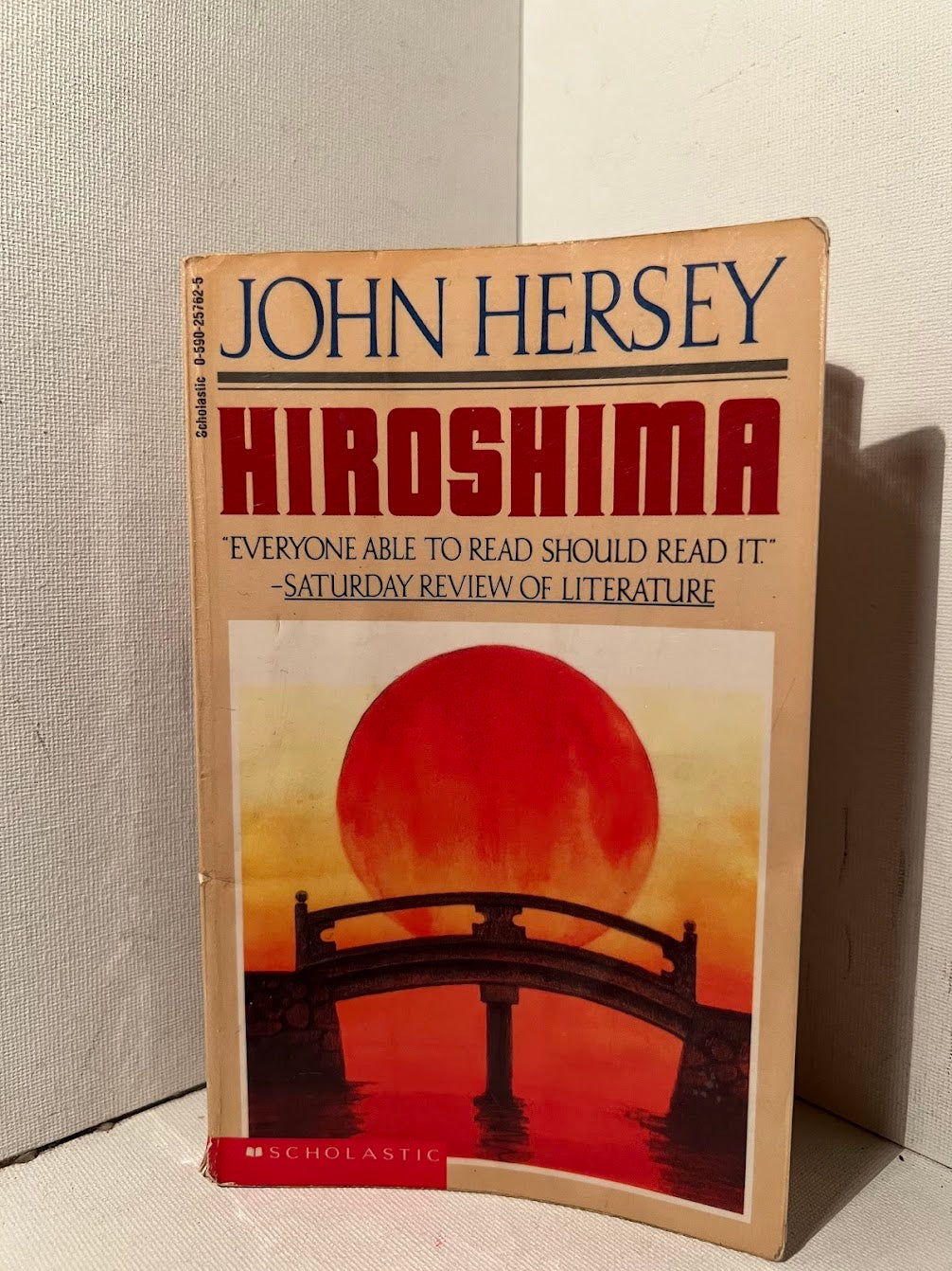 Hiroshima by John Hershey – Revolving Books